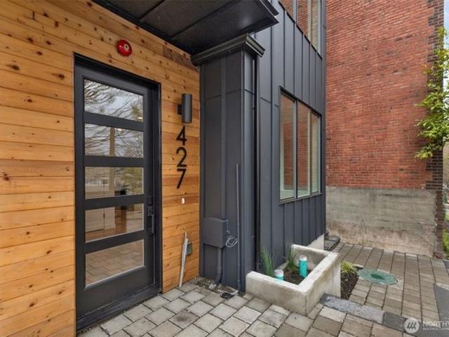 427 19th Ave E, Seattle, WA 98112