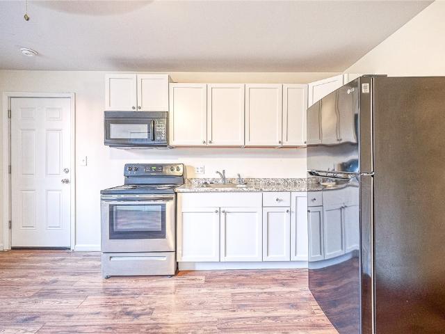 427 Adams St 4