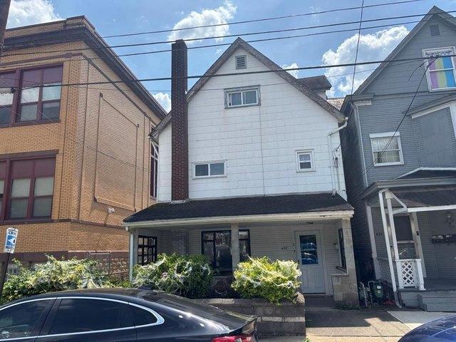 427 Agatha St, Pitcairn, PA 15140