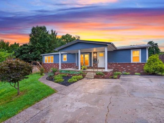 427 Davis Ave, Oak Hill, OH 45656