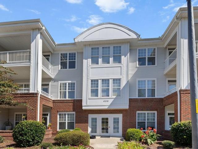 427 Eyam Hall Ln, Apex, NC 27502