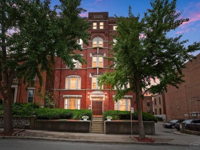 427 Hopkins St Apt 8, Cincinnati, OH 45203