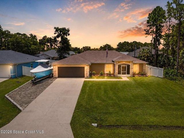 427 Hammond St SW, Palm Bay, FL 32908