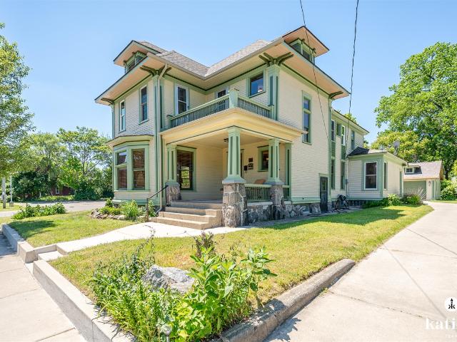 427 James Avenue