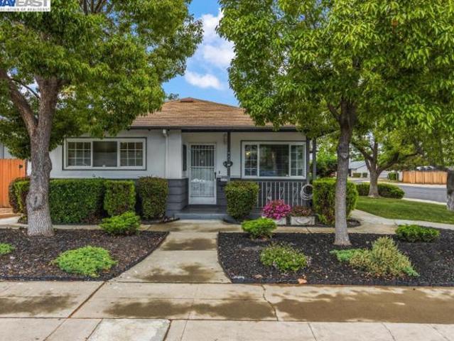 427 Jensen St, Livermore, CA 94550