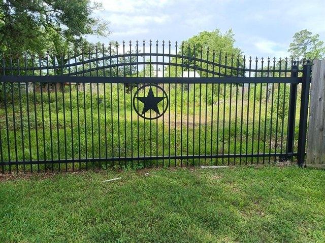 427 Oak Ave, Crosby, TX 77532