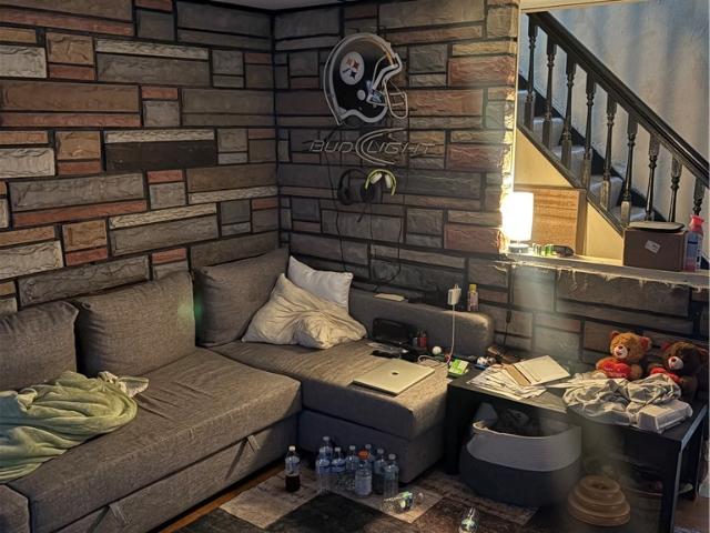 427 Oak Aly