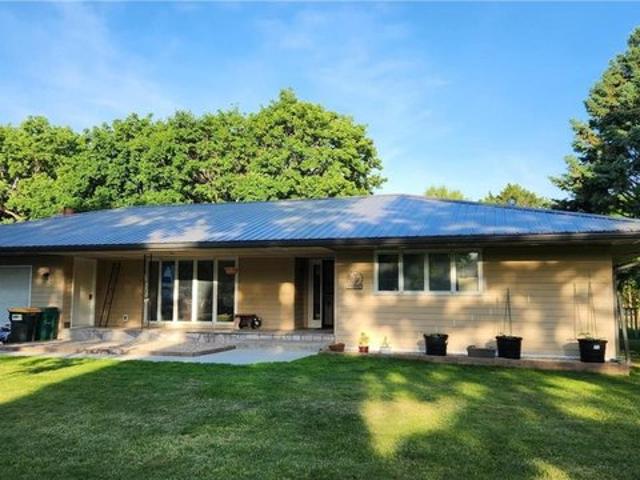 427 Lori Ln, Litchfield, MN 55355
