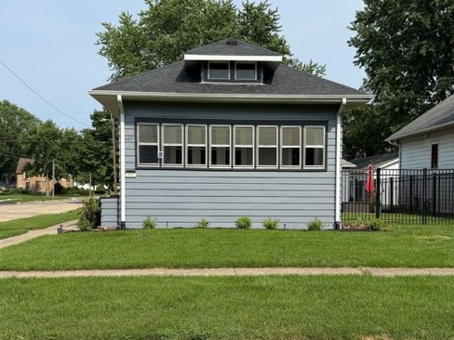 427 N 12th St, Rochelle, IL 61068