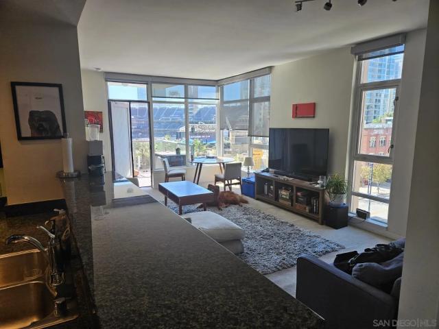 427 Ninth Ave, Unit 403, San Diego, CA 92101 | MLS #260005