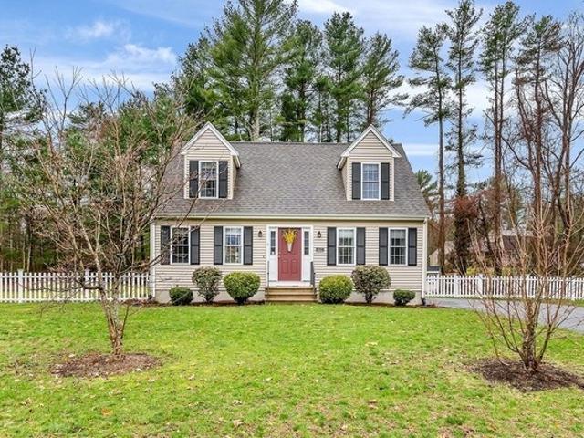 427 S Worcester St, Norton, MA 02766