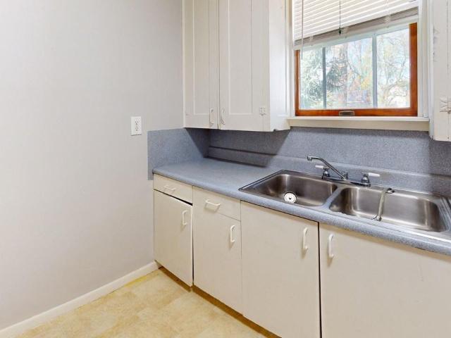 427 Smith Ave NW 1 Bedroom Apartment for Rent at 427 Smith Ave Nw, Canton, OH 44708 Northwest