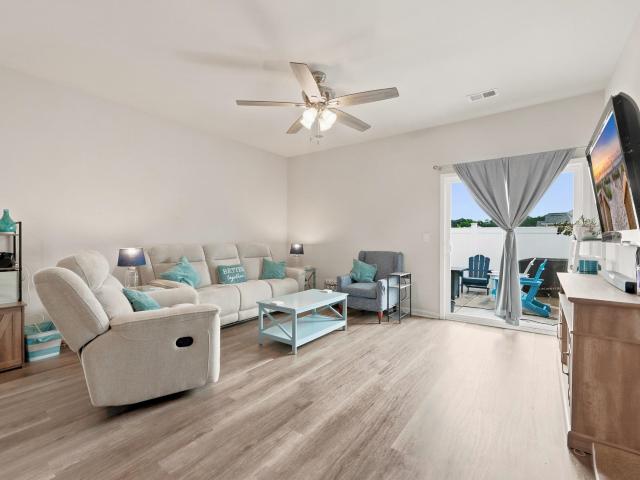 427 Samara Dr