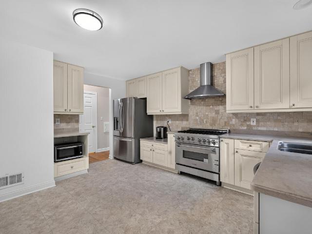 427 Susan Ln