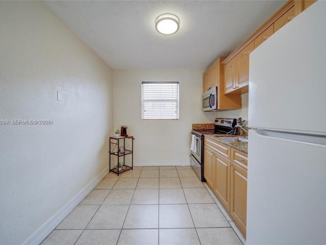 427 SW 6th St, Unit 4, Miami, FL 33130 | MLS #A11994 | Compass