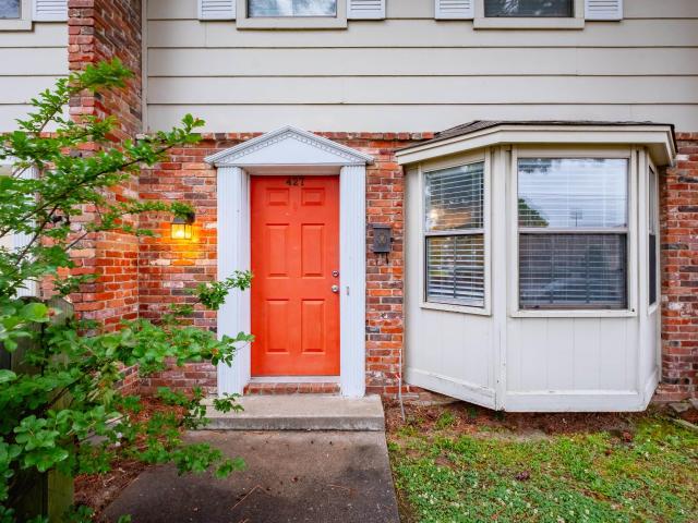 427 W 4th Street