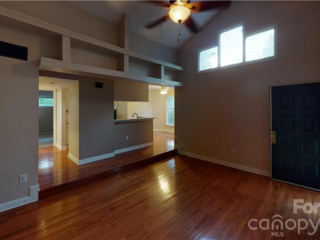 427 W 8th Street # 108