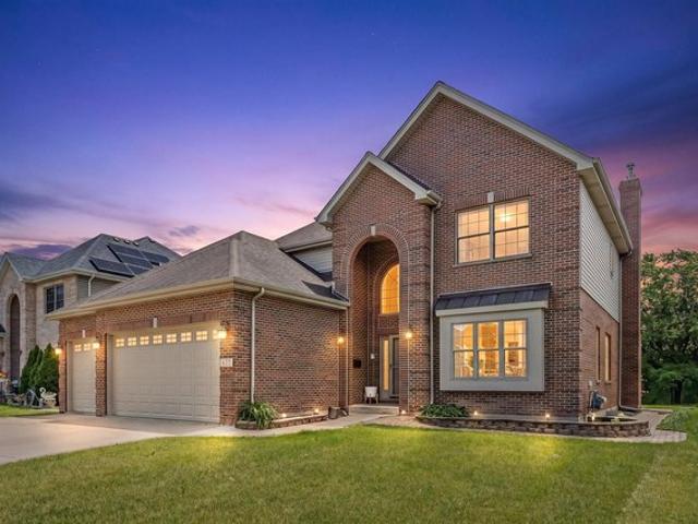427 W Natoma Ave, Addison, IL 60101