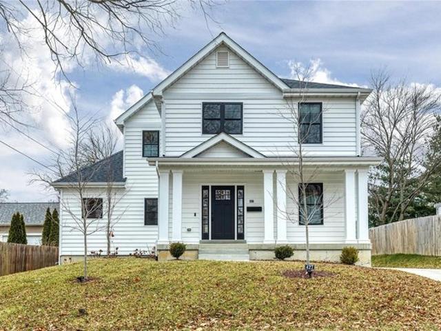 427 Venneman Ave, Glendale, MO 63122