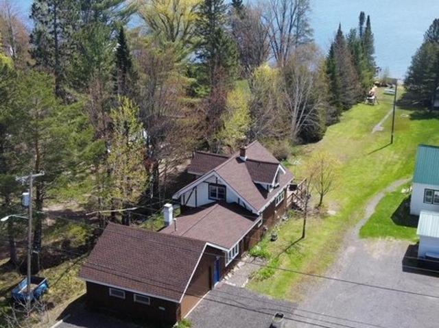42840 Lakeshore Dr, Chassell, MI 49916