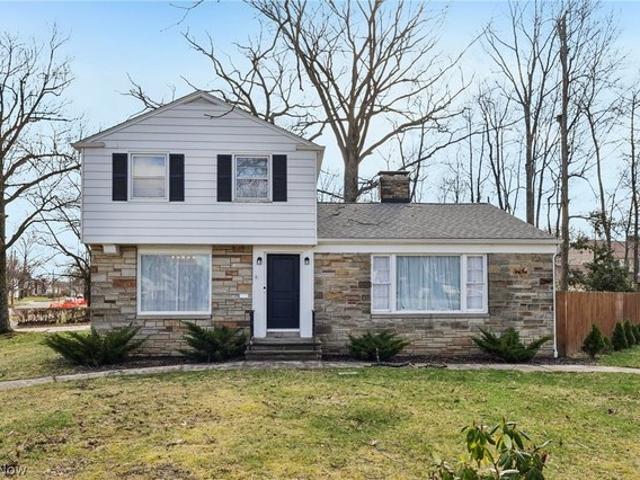 4284 Silsby Rd, University Heights, OH 44118