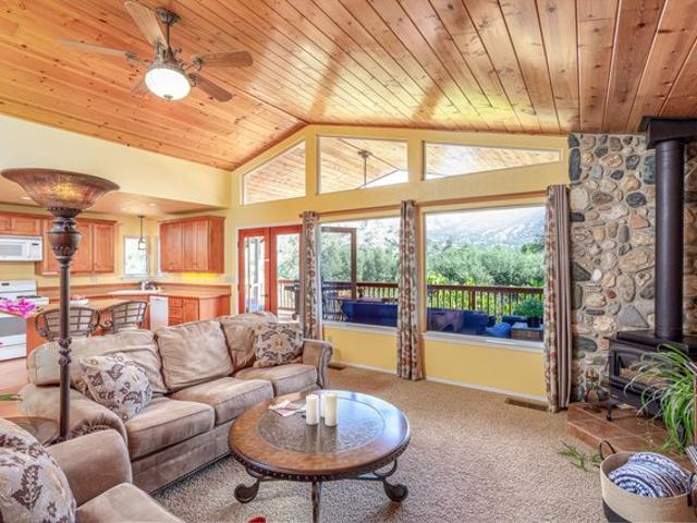 42854 Sierra Dr, Three Rivers, CA 93271