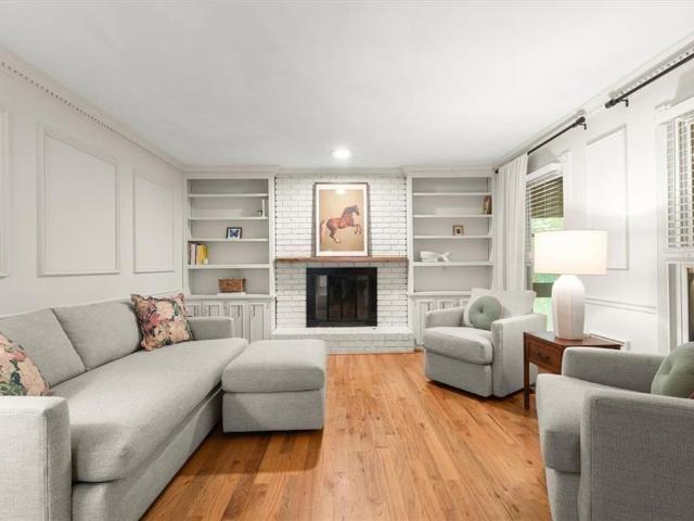 4285 Blackland Way