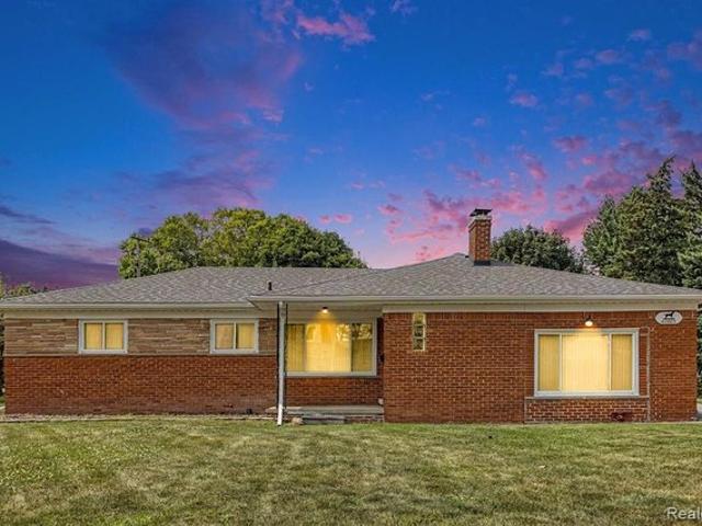 42803 Willsharon St, Sterling Heights, MI 48314