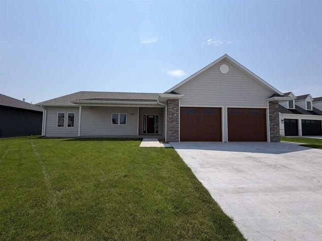 4280 Bretwood Cir, North Platte, NE 69101