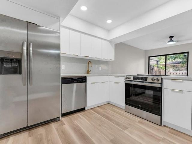4281 NW 76th Ave, Davie, FL 33328