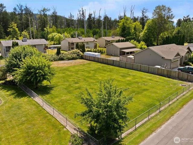 428 4th Ave SE, Pacific, WA 98047