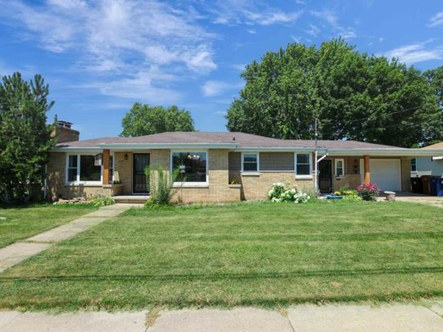 428 8th St, Menasha, WI 54952