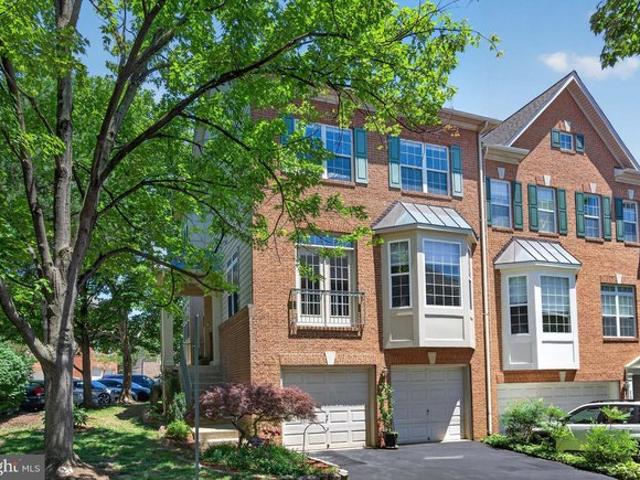 428 Clayton Ln, Alexandria, VA 22304