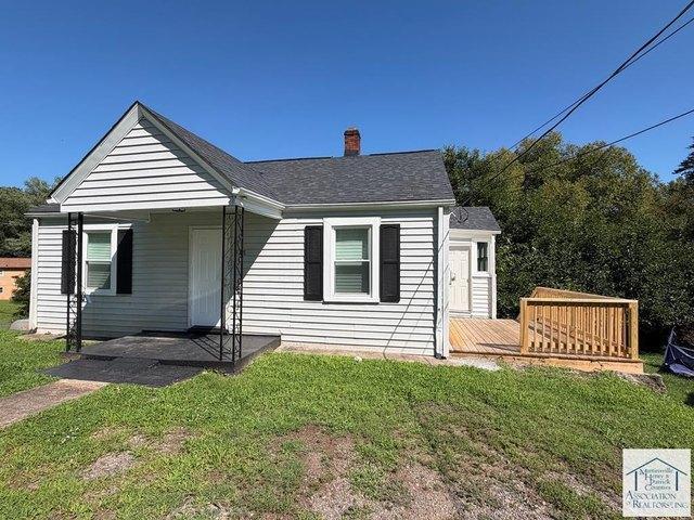 428 Clearview Dr, Martinsville, VA 24112