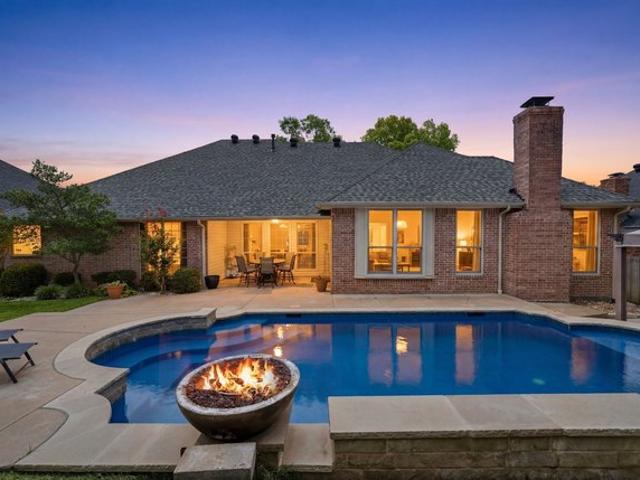 428 Arbor Lawn Dr, Burleson, TX 76028