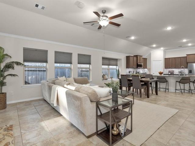 428 Auburn Pines Dr, Montgomery, TX 77316