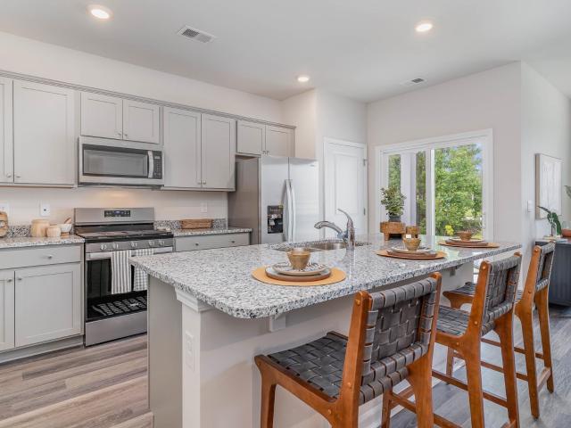 428 Green Ash Dr