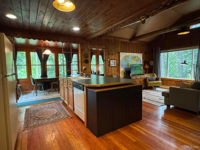 428 Green Garden Road