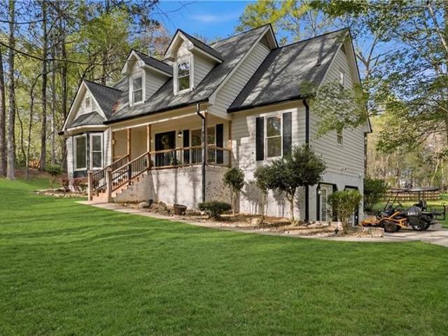 428 Deer Creek Trl, Hoschton, GA 30548