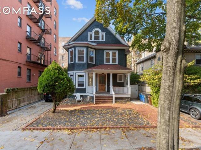 428 E 18th St, Brooklyn, NY 11226
