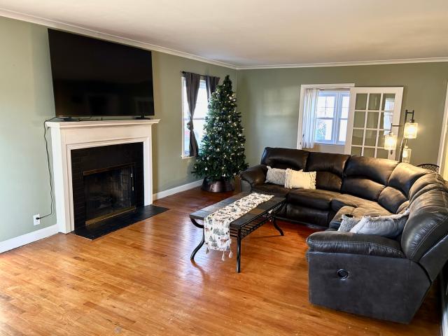 428 E Thompson St, Princeton, IL 61356 | MLS #12576 | Compass