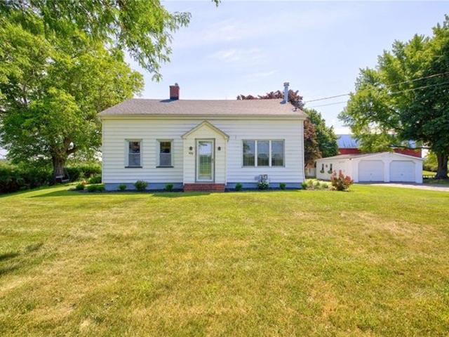 428 Johnson Rd, Bergen, NY 14416