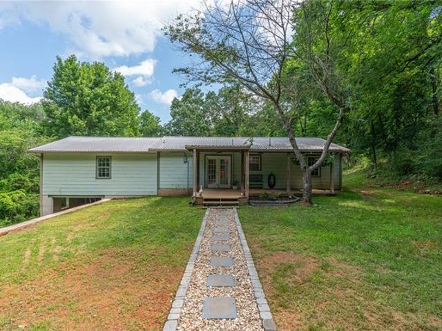 428 Oak St, Mountainburg, AR 72946