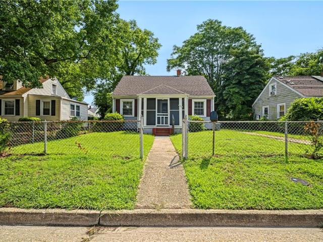 428 Melville RD