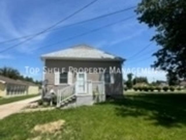 428 S 6th Ave E, 2 beds, 1 full and 1 half bath
