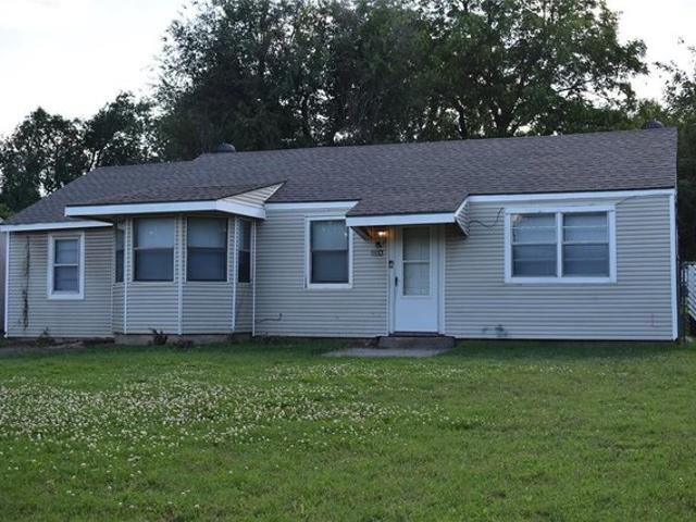 428 S 8th St, Yukon, OK 73099