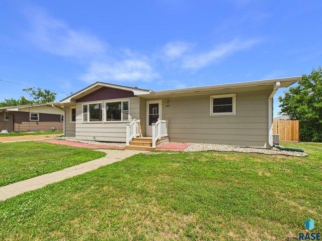 428 S Garfield St, Lennox, SD 57039