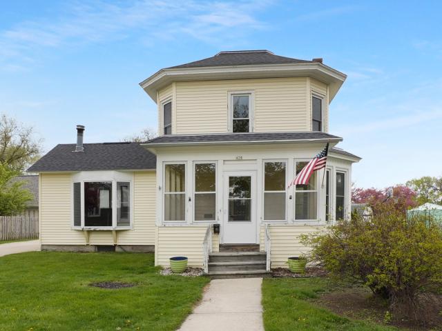 428 S Lyman St, Oconomowoc, WI 53066 | MLS #1960 | Compass