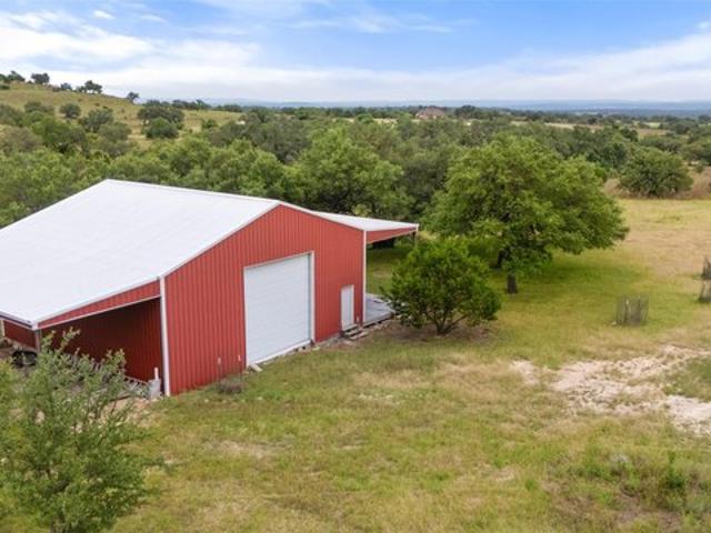 428 Summit Spring Ln, Johnson City, TX 78636