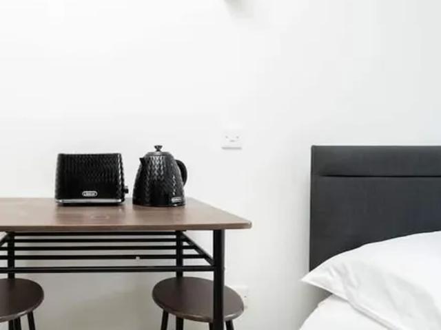 428 Woolwich Rd | Studio apartment for rent #147884594 | Rentberry